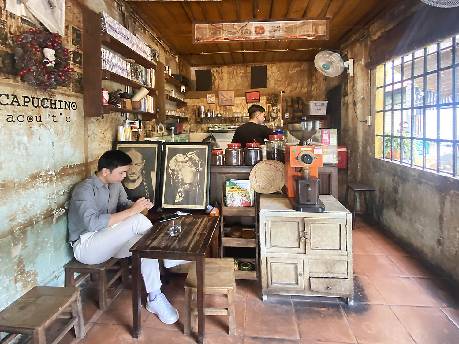 Old Saigon Cafe / Kiosque Cafe - Best Cafe Designs