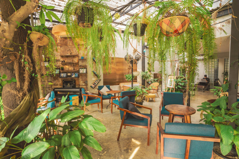Coffee Shop in Phnom Penh / Pleng Chan - Best Cafe Designs