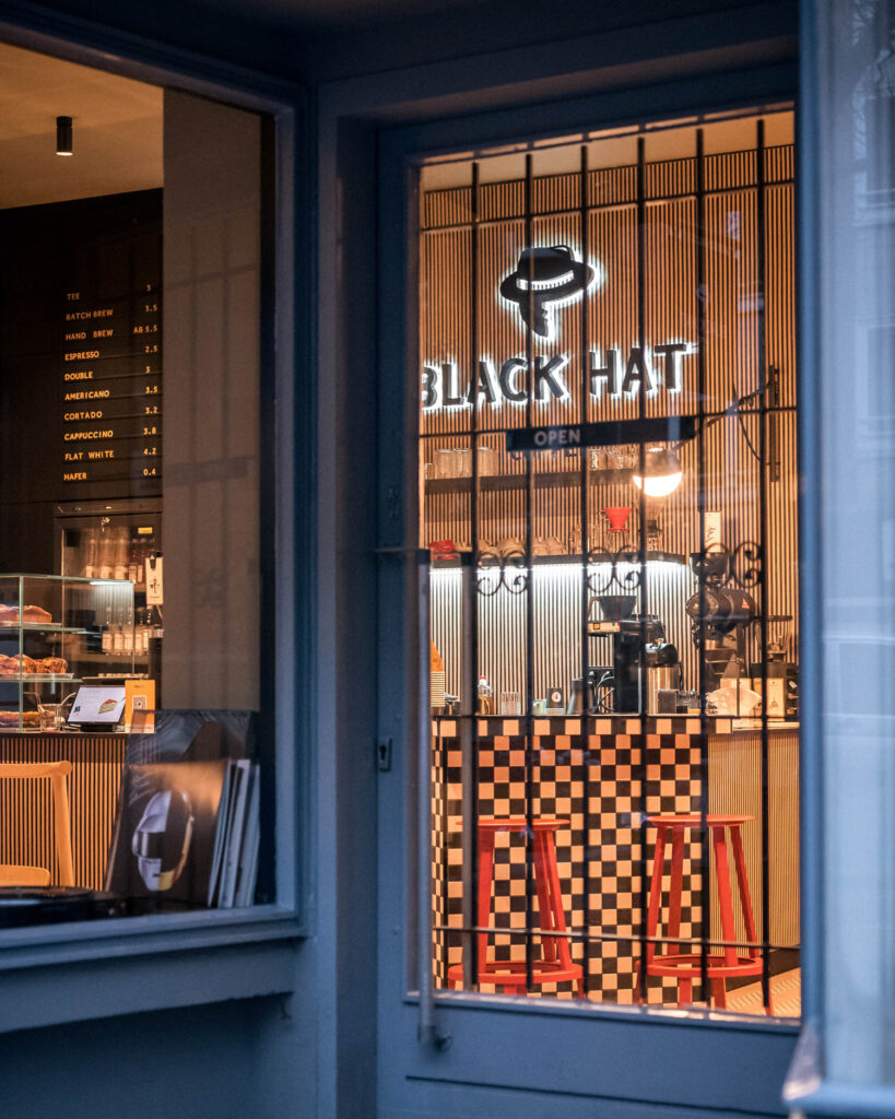 Black Hat Coffee Specialty Espresso Bar / Hamburg - Best Cafe Designs